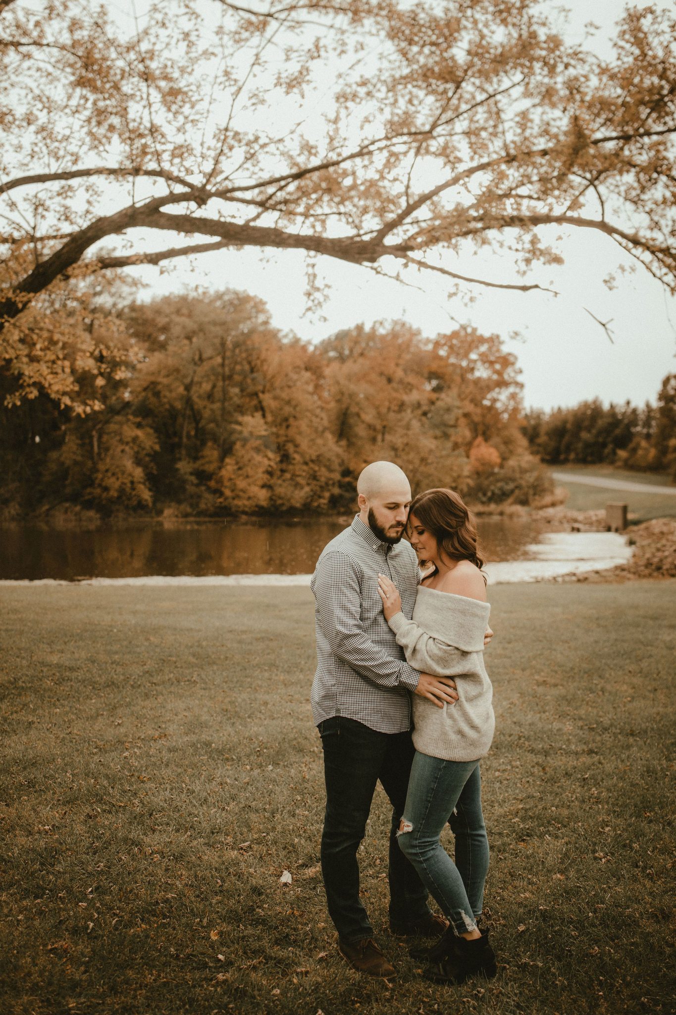 A Romantic Autumn Engagement Session